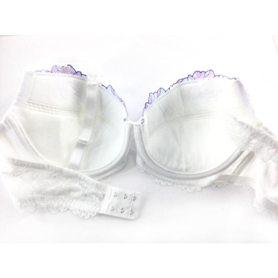 Triumph ブラジャー トリンプ バストに映える 大花 大きいサイズ E80 オフホワイト 送料250円 : アウトレットン - 通販 - Yahoo!ショッピング