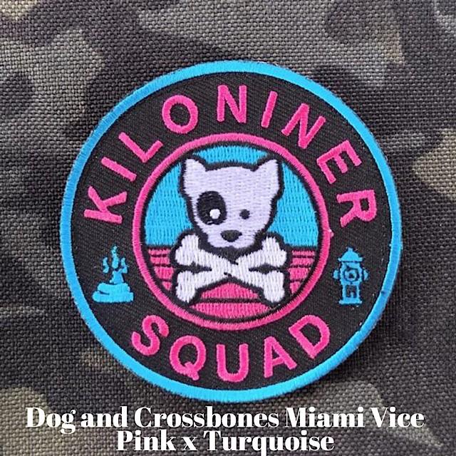 KILONINER(キロナイナー) Morale Patch（パッチ） Dog and Crossbones - Patch Pink x Turquoise (ドッグ＆クロスボーン ピンク× ...