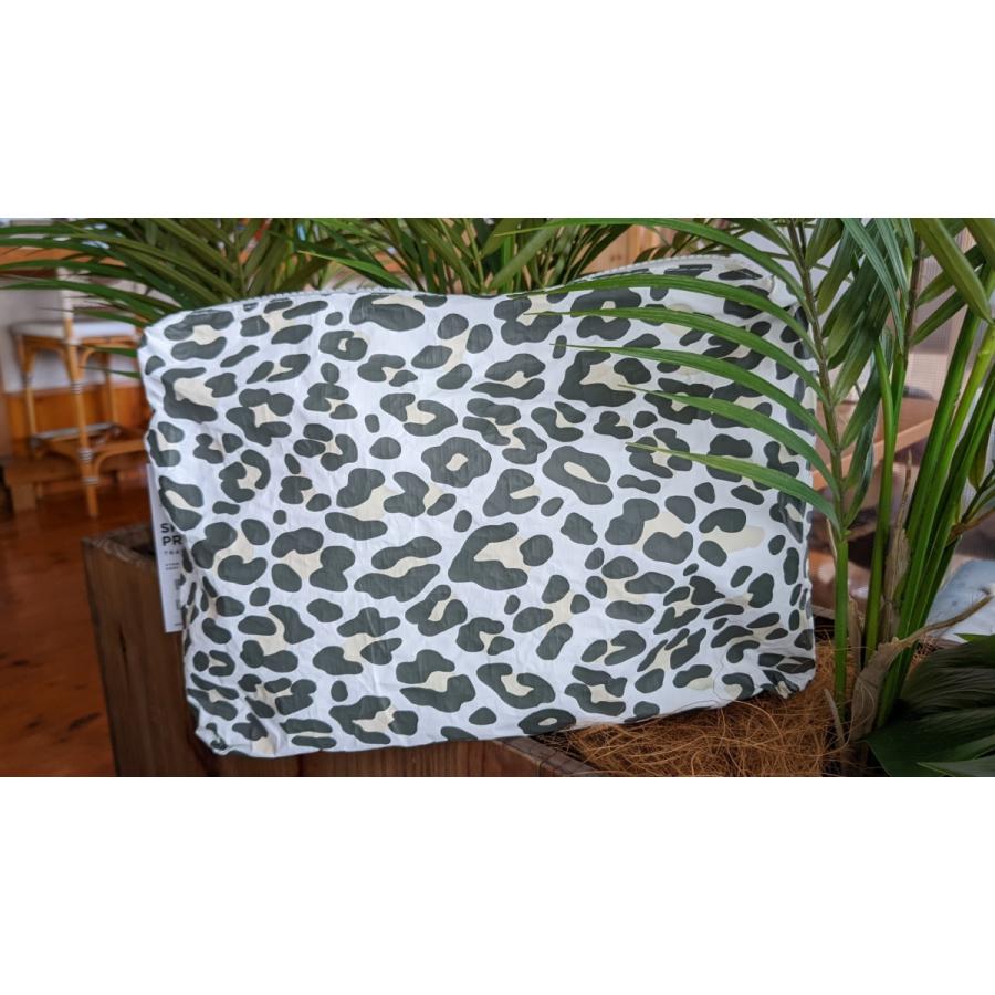ALOHA COLLECTION Collection アロハコレクション Snow Leopard Pouch M - Ghost ポーチM ...