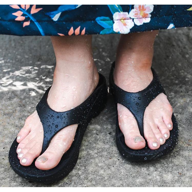 KiU リカバリーサンダル タイプA K332 キウ サンダル ビーチサンダル 厚底 鼻緒 雨 夏 高機能 クッション性 衝撃吸収 EVA素材 ユニセックス 撥水 海 ...