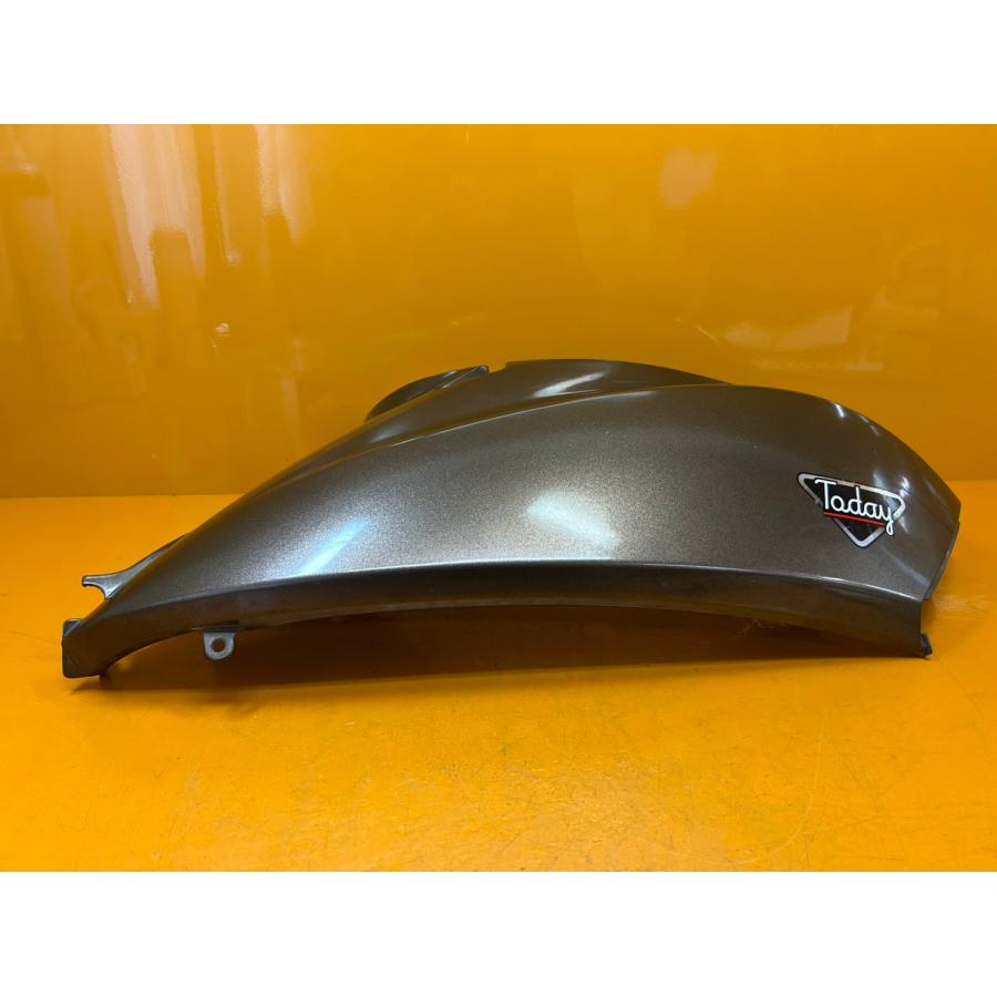 【送料無料!!】[XT 59074]@ホンダ HONDA TODAY AF61-161 シートカウル サイドカバー リア 右 爪割れあり ...