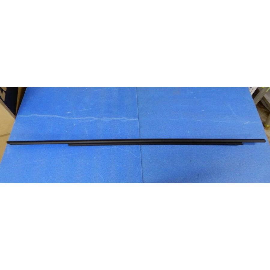 BMW BMW純正 フロントドア アウターウェザーストリップ RH 51337258296 在庫処分!! : PB928 - 通販 ...