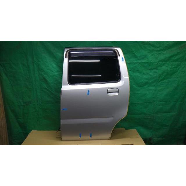 ワゴンR ワゴンR MC12S 左リア ドアASSY Z2S シルキーシルバー(M) セントラル M262 68004-76F01 : 有限 ...
