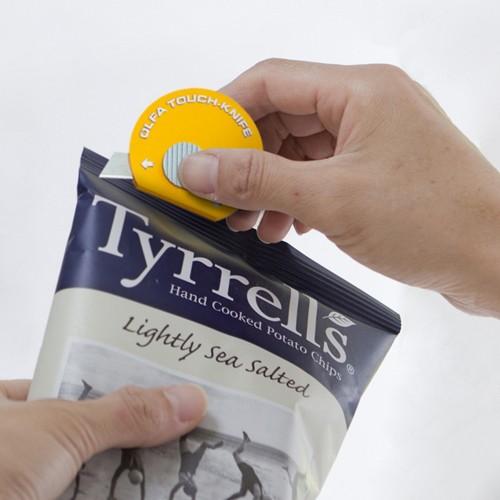 OLFA オルファ 31B2 タッチナイフベンリー [イエロー/ネイビー] メール便 :4901165100542:ものうりばPlantz - 通販 - Yahoo!ショッピング