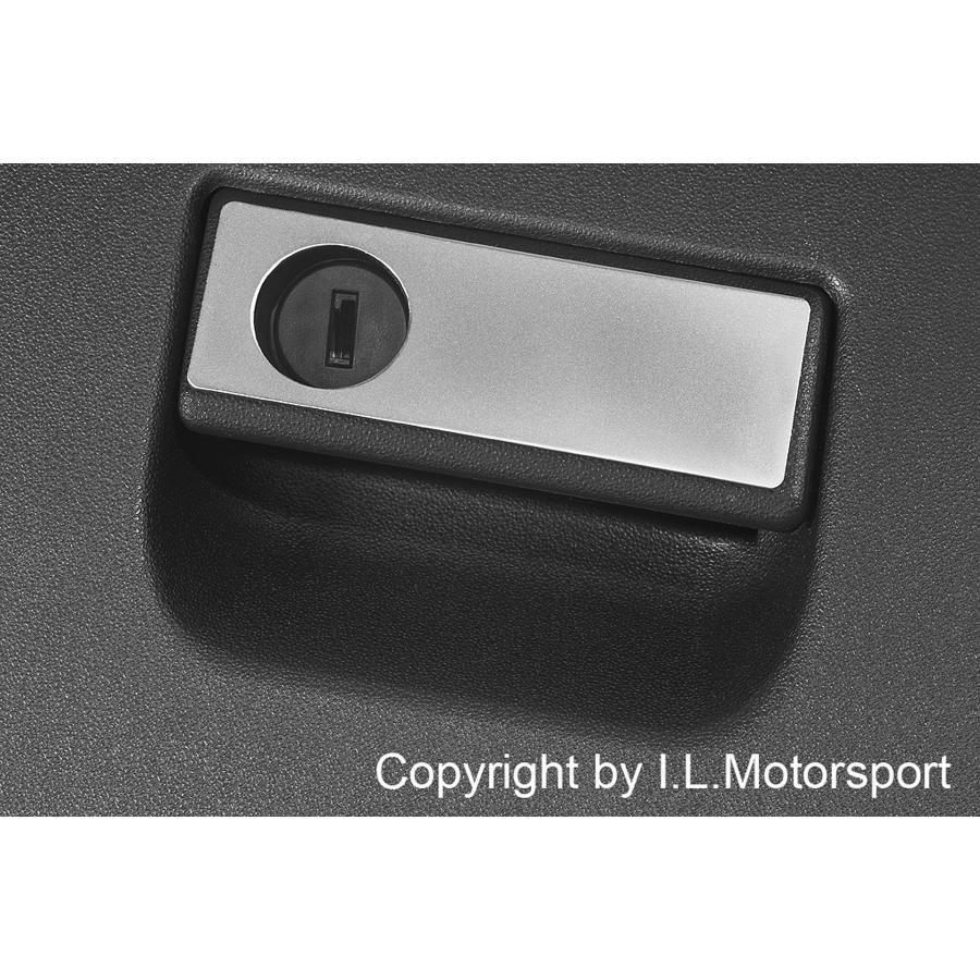ILモータースポーツ (アイエルモータースポーツ) グローブボックスドアトリム シルバー NCEC NC0-0014E : バイク&車パーツ プロト公式ストア - 通販 - Yahoo!ショッピング