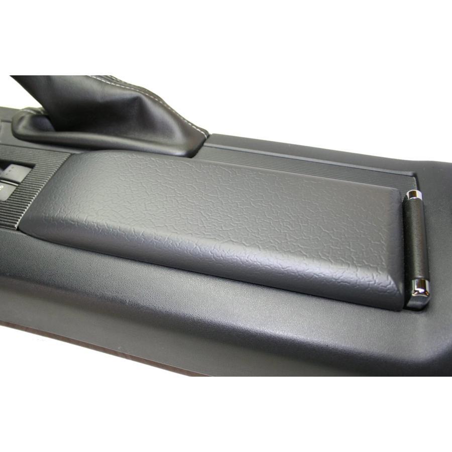 アイエルモータースポーツ アームレストパッド 拡張センターコンソール用 ブラック/クローム NCEC NC0-7021 : バイク&車パーツ プロト公式ストア - 通販 - Yahoo!ショッピング