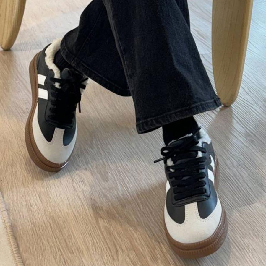 スニーカー レディース 靴 裏ボア 裏起毛 フラットシューズ 厚底 もこもこ あったか 防寒 カジュアル レースアップ 歩きやすい 20代 ...