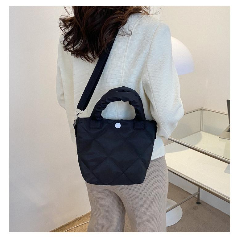plusnao 2WAY ミニショルダーバッグ ハンドバッグ レディース キルティング 軽量 大容量 斜めがけ 手提げ 肩掛け 無地 縦型 自立 : プラスナオYahoo!店 - 通販 ...