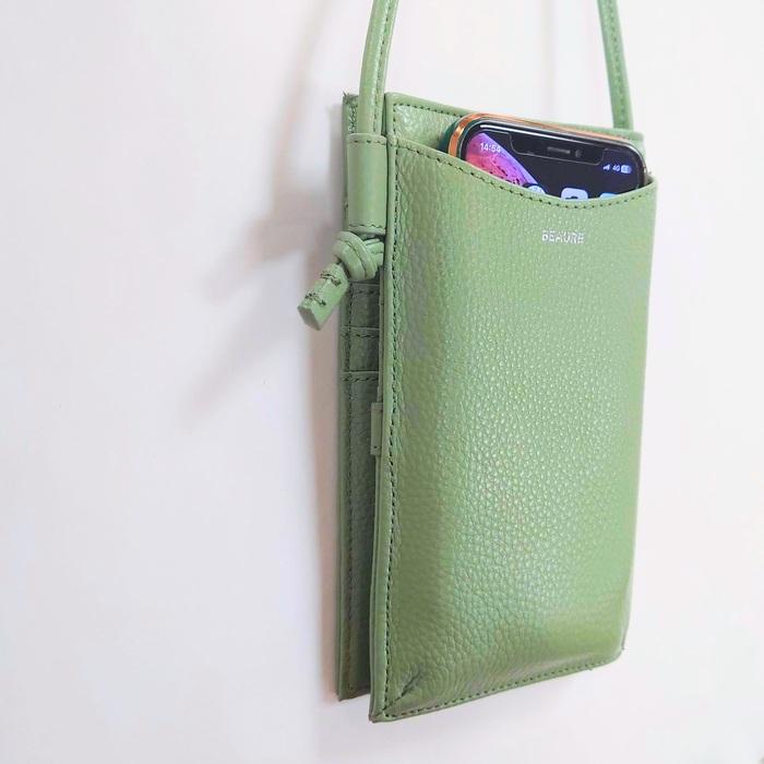 Beau're マルチウォレットショルダー 牛革 b-23317 BEAURE お財布バッグ ケータイが入る 本革 軽量 コンパクト お出かけ ...