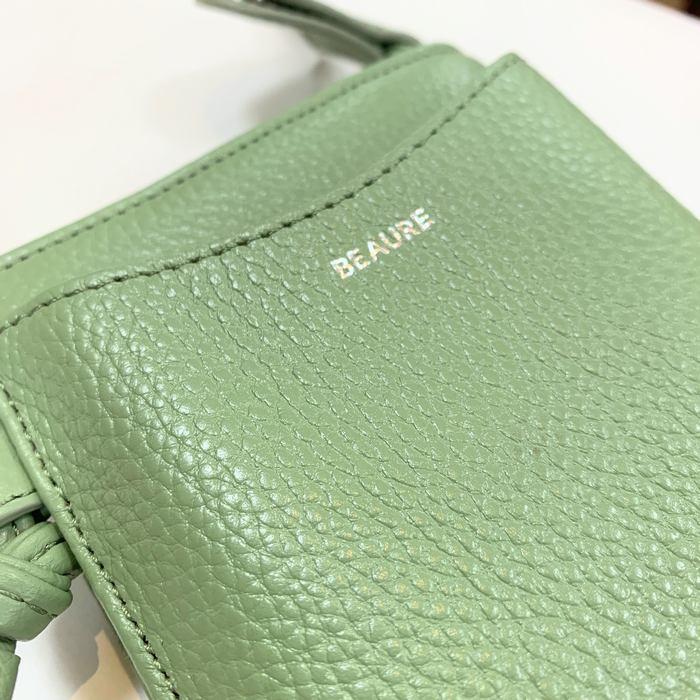 マルチウォレットショルダー 牛革 b-23317 BEAURE お財布バッグ ケータイが入る 本革 軽量 コンパクト お出かけグッズ キャンプ ...