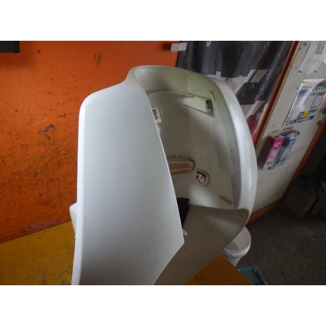 58623 ホンダ JA07-101〜 スーパーカブ110 '09 17インチ車 純正 レッグシールド 良品 割れ無 ガリキズ無 (NH ...