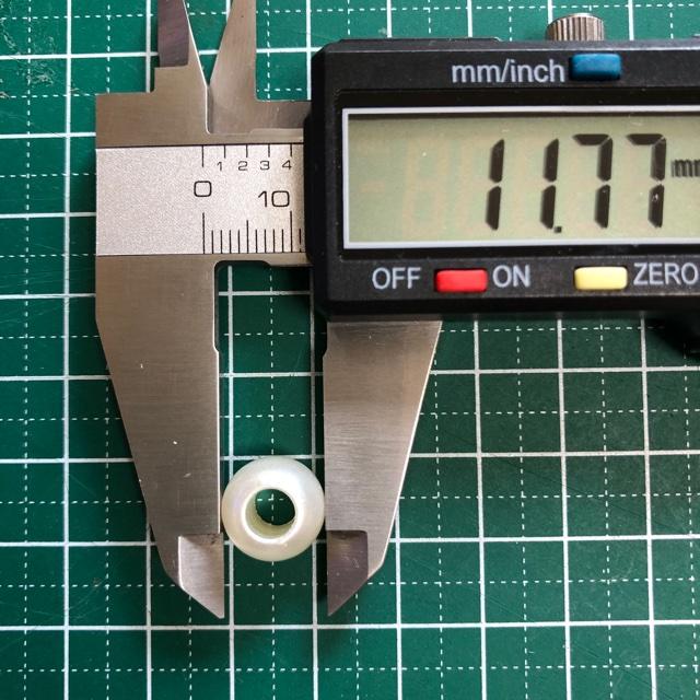 20個 12mm 大穴 プラスチック パール ビーズ : 20109 : Guild by PoD 手芸パーツ・素材店 - 通販 - Yahoo!ショッピング