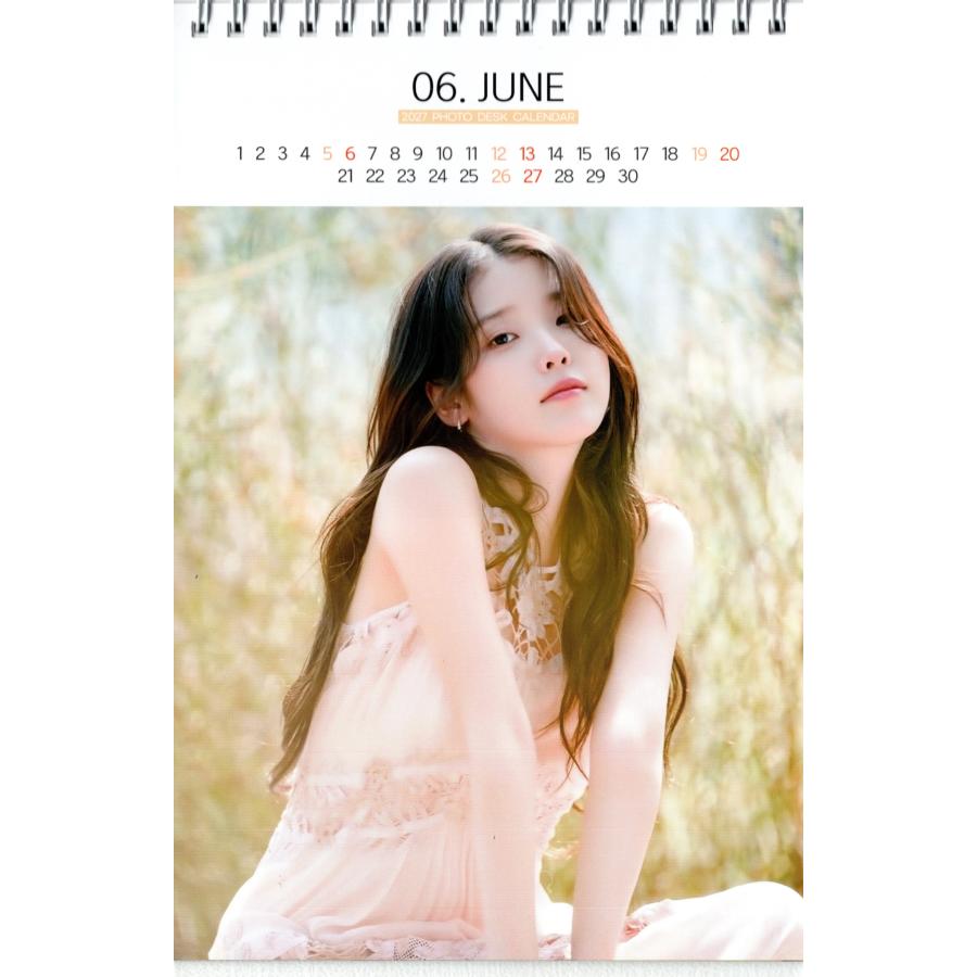 IU アイユー グッズ 卓上 カレンダー (写真集 カレンダー) 2026~2027年 (2年分) + ステッカーシール [12点セット] : スター セレクション - 通販 - Yahoo ...