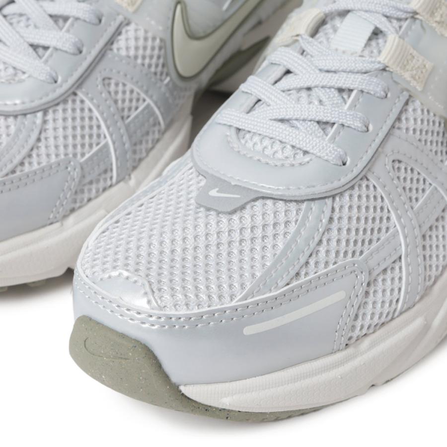 NIKE ナイキ W V2K RUN ウィメンズ スニーカー WHITE/LIGHT ARMY ( 白 ホワイト ランニング カーキ ...