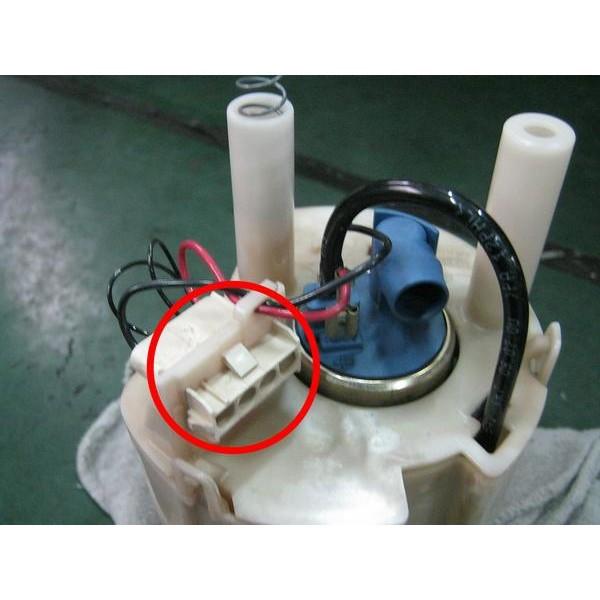 Mercedes-Benz ベンツ Cクラス W203 燃料ポンプ/フューエルポンプ 2034703594 2034702894 : プロ ...