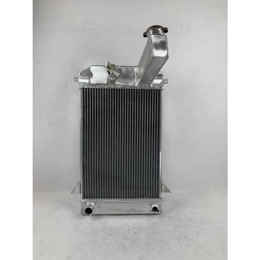 1955〜1962年式 トライアンフ TR2 TR3 TR3A TR3B MT 1956 1957 1958 1959 1960 1961 1962用 3列アルミラジエーター : パーツ ...