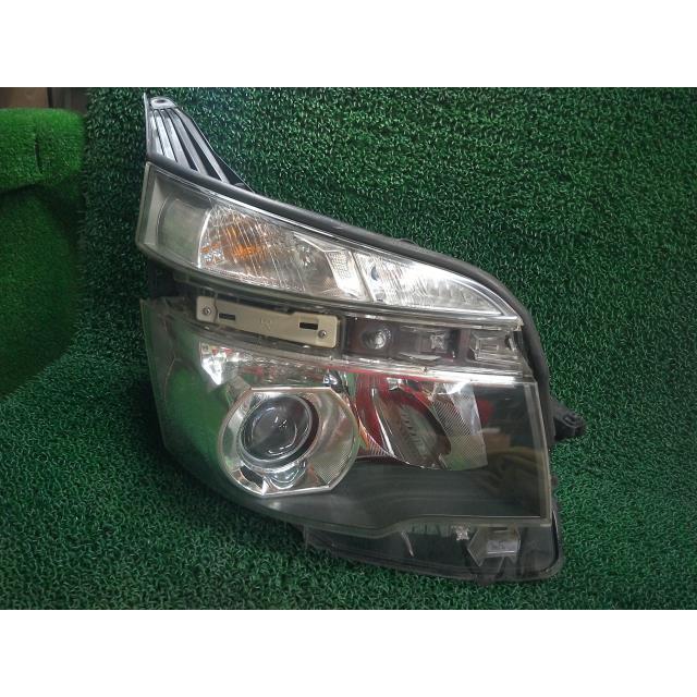 ヴォクシー DBA-ZRR70G 右ヘッドランプASSY X Lエディション 3ZR-FAE 070 81110-28E80 : 320230327410800 : GREENPEACE ...