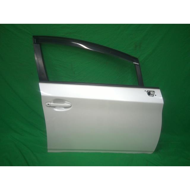 プリウス DAA-ZVW30 右FドアASSY S 2ZR-FXE 070 67001-47070 : GREENPEACE - 通販 - Yahoo!ショッピング