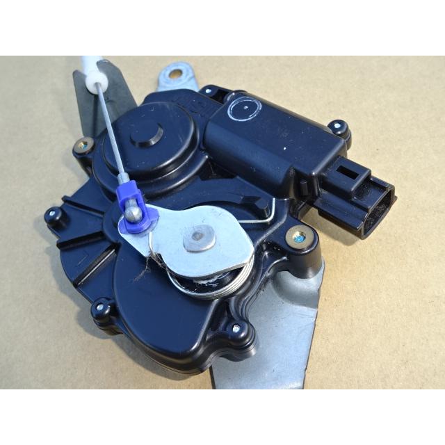 スペーシア 26年 DBA-MK32S 右スライドドアロックアクチュエーター 走行57.844km : ヤマジュウオートパーツ - 通販 - Yahoo!ショッピング