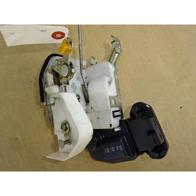 ライフ 16年 CBA-JB5 右フロントドアロックアクチュエーター : ヤマジュウオートパーツ - 通販 - Yahoo!ショッピング