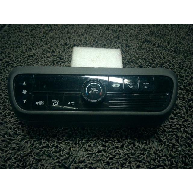 N-BOX N−BOX DBA-JF3 エアコンスイッチパネル G547P 79600-TTA-941 : ファーストパーツ1号店 - 通販 - Yahoo!ショッピング