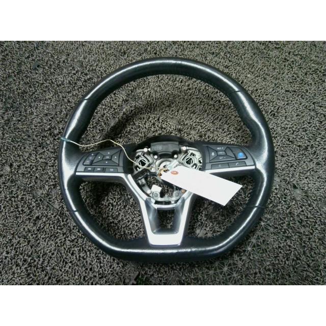 リーフ ZAA-ZE1 ステアリング ホイール ハンドル :240803000470100:ファーストパーツ1号店 - 通販 - Yahoo!ショッピング