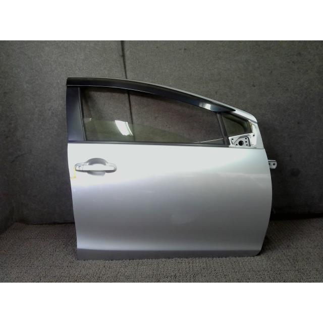 アクア DAA-NHP10 右フロントドア 1F7 67001-52591 : ファーストパーツ1号店 - 通販 - Yahoo!ショッピング