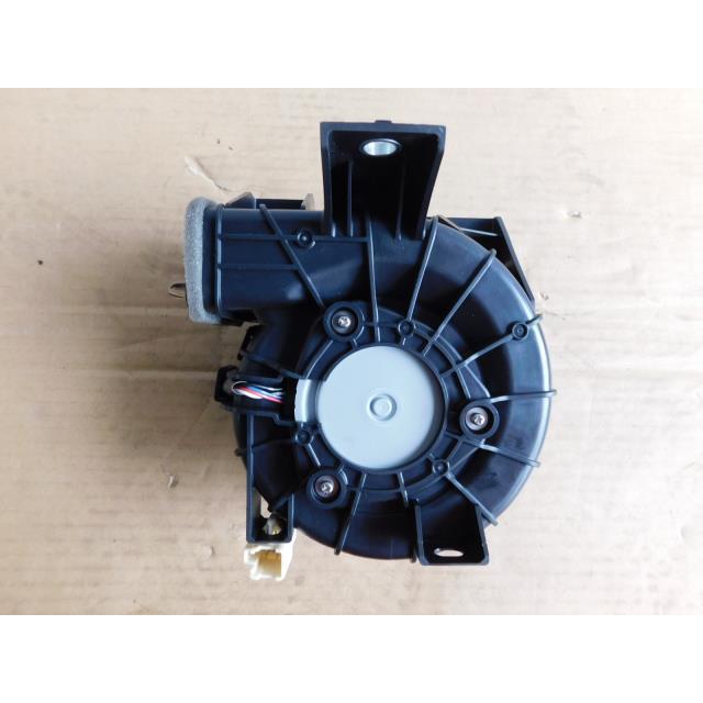 アクア DAA-NHP10 電動ファン 1NZ-FXE 3P0 LC22 G9230-52010 G9230-52020 : ...