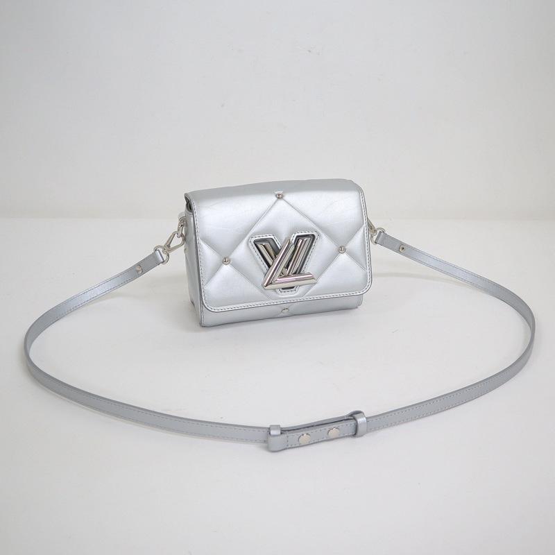 【LOUIS VUITTON】ルイヴィトン ツイストPM ショルダーバッグ LVピロー レザー シルバー M59031 RFIDタグ【中古 ...