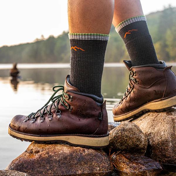 DARN TOUGH（ダーンタフ） メンズ 1403 ブーツソック ミッドウェイトクッション メンズ エクリプス : RED BRICKS ...