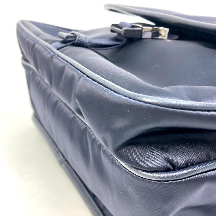 PRADA プラダ 2VD166 トライアングルロゴ メッセンジャー ショルダーバッグ ナイロン ブラック メンズ【中古】美品 :13077-21936-2:リファレンス コレクション ...