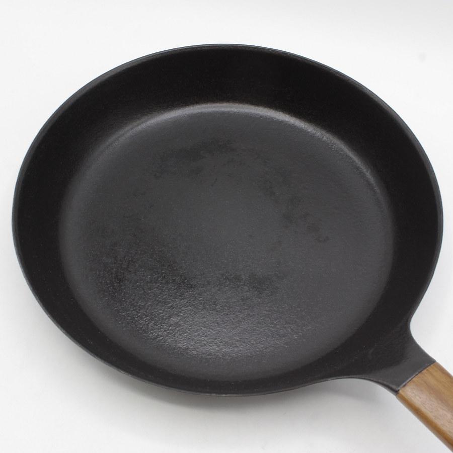 バーミキュラ フライパン 26cm FP26-WN ウォールナット材 本体 : 025865 : リファン Yahoo!ショップ - 通販 ...