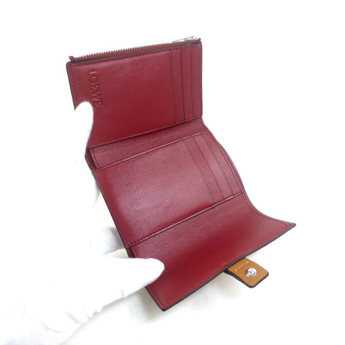 LOEWE（ロエベ） スモール バーティカル ウォレット 三つ折り コンパクト 財布 C660S86X01 ライトキャラメル×ピーカン（新品 ...