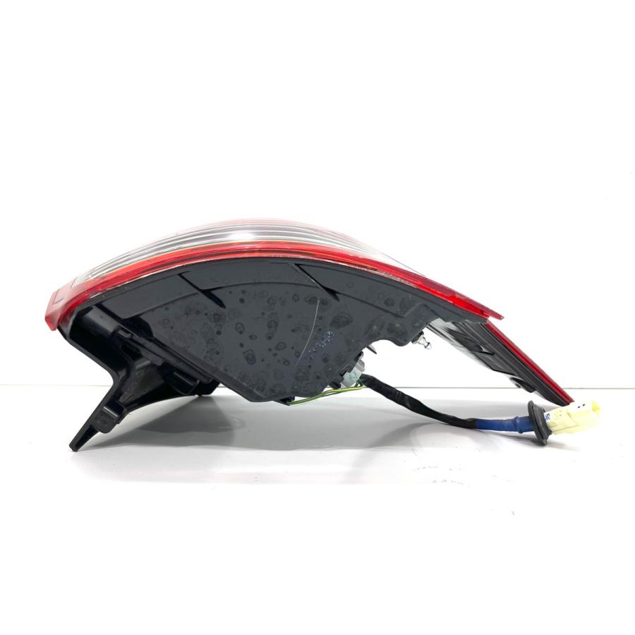 ★美品★ 三菱 アウトランダー GG2W GG3W GF7W GF8W PHEV 後期 純正 右 テールライト STANLEY W2869 ...