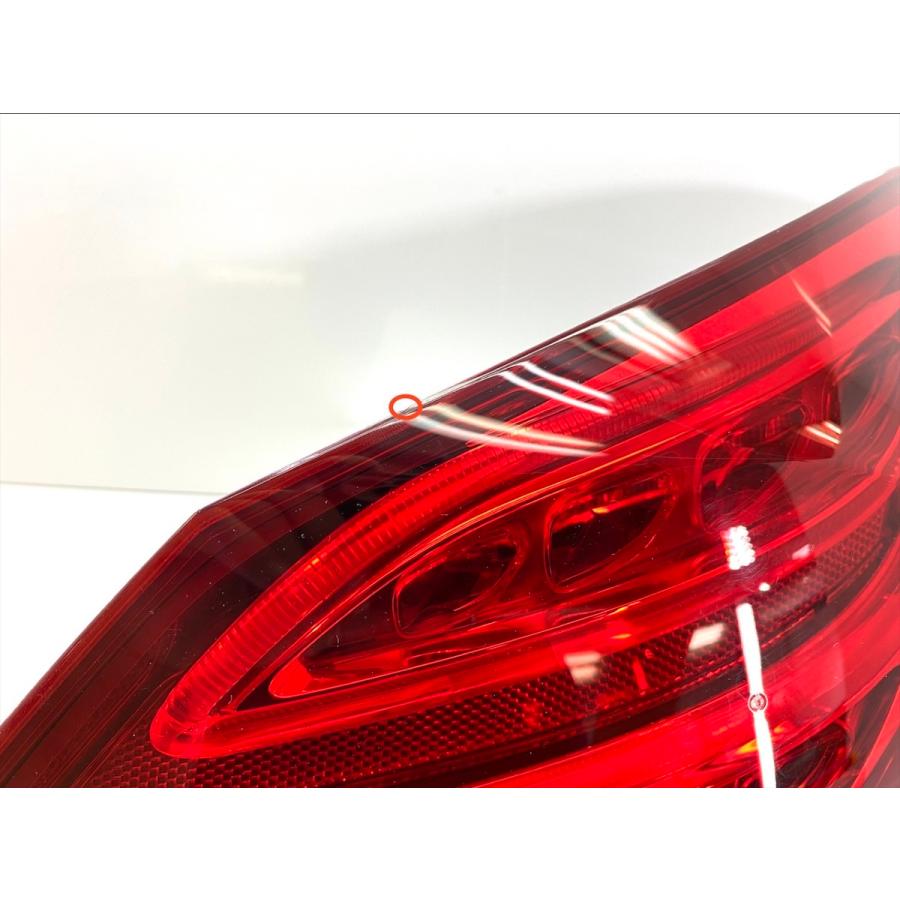 メルセデス ベンツ W205 Cクラス 前期 純正 右 テールライト A2059061457 （22-5） :22-5:Reパーツ - 通販 ...
