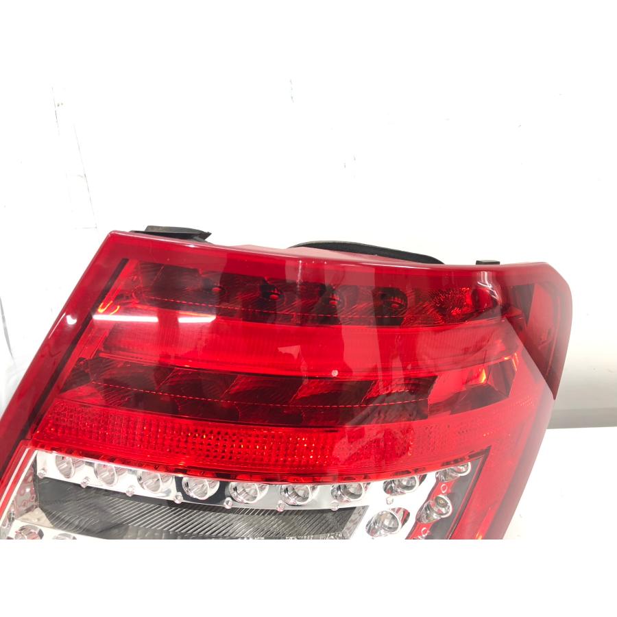 ♪良品♪メルセデスベンツ Cクラス ワゴン C200 W204 後期 純正 テールランプ 右 A 204 820 65 64（75A-92m） : Reパーツ - 通販 - Yahoo!ショッピング