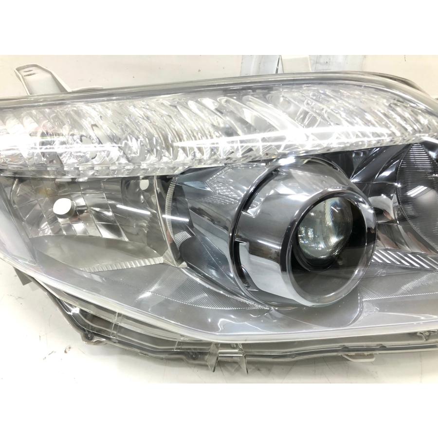 トヨタ カローラ フィールダー ZRE142 純正 ヘッドランプ 右 HID〈ブルーメッキ〉 KOITO12-526 刻印Z（81A54m ...
