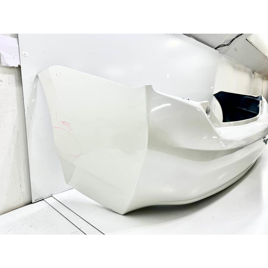トヨタ プリウス ZVW30 純正 リアバンパー 52159-47050 パール （B82-40） : Reパーツ - 通販 - Yahoo!ショッピング