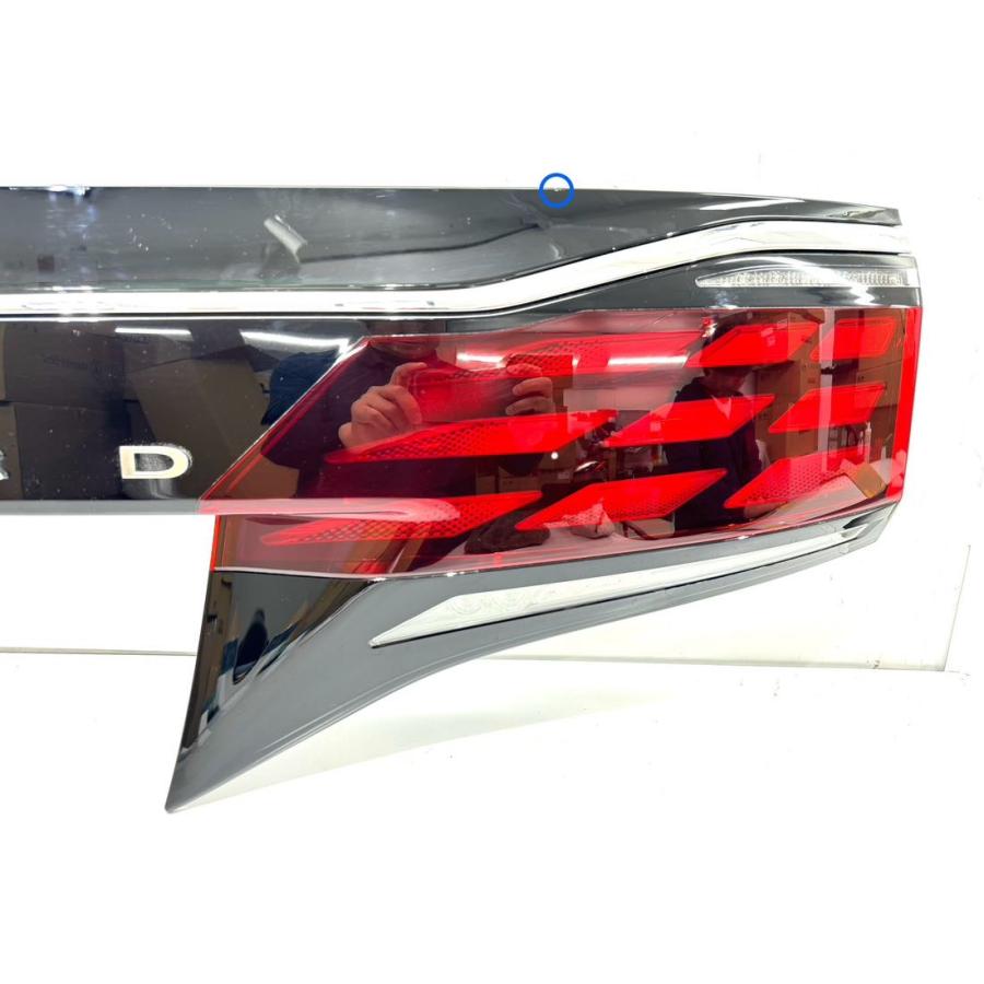 トヨタ アルファード AGH40W AGH45W 純正 リアガーニッシュ 左右 テールライト 内側 76801-V2010 （G46-22） : Reパーツ - 通販 - Yahoo!ショッピング