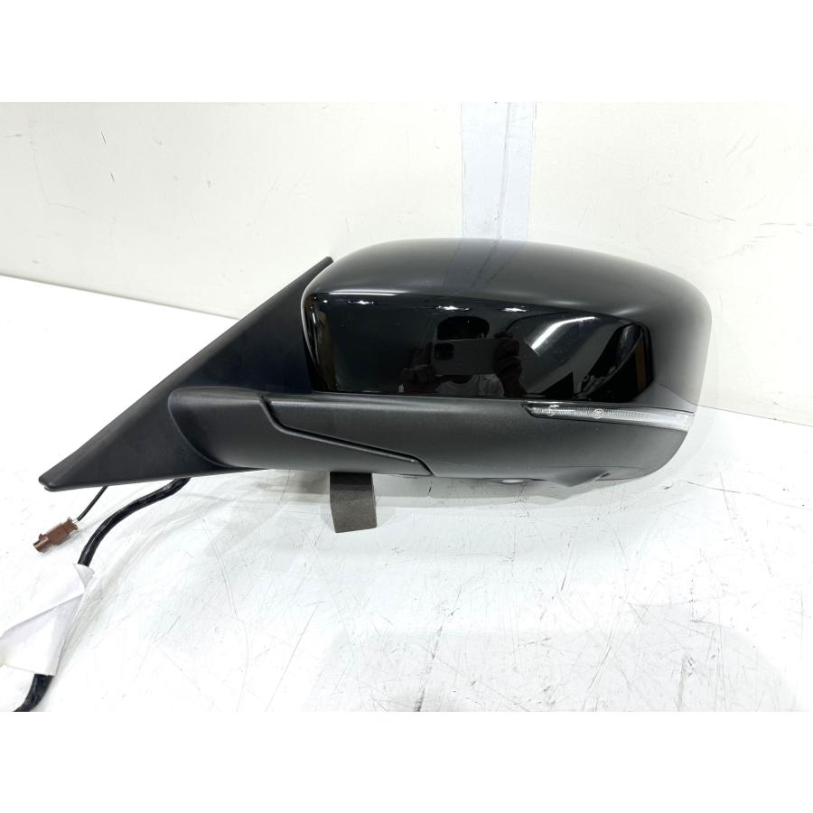 マセラティ/レヴァンテ 純正ドアミラー 左 黒 041115/A078311 （G55-50） : Reパーツ - 通販 - Yahoo!ショッピング