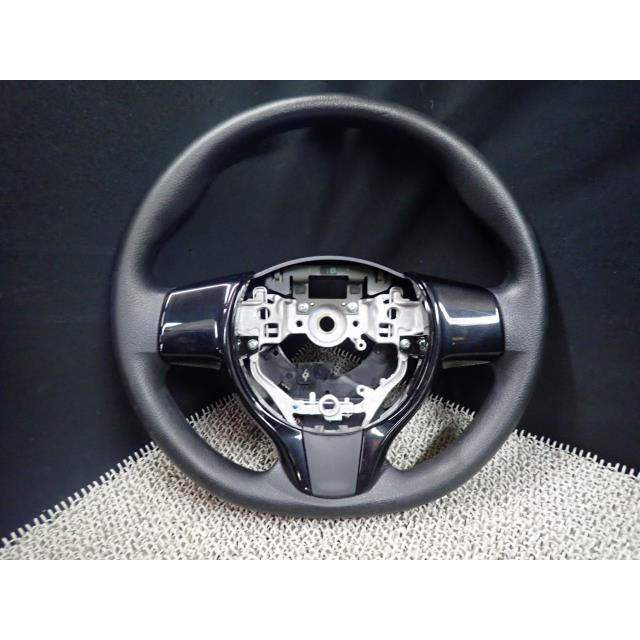 ヴィッツ DBA-NSP135 ステアリングホイール 070 45100-52480-C1 : RETEX - 通販 - Yahoo!ショッピング