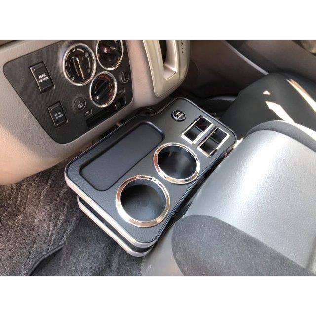 BUSSELL USB急速充電ポート付き フロントセンターコンソールテーブル NV350キャラバン（前期／後期 2WD／4WD共通） : カー ...