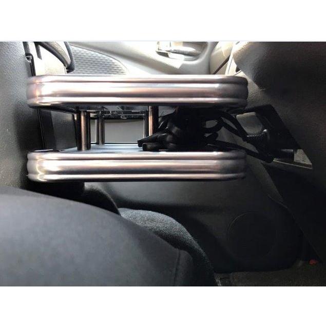 BUSSELL USB急速充電ポート付き フロントセンターコンソールテーブル NV350キャラバン（前期／後期 2WD／4WD共通） : カー ...