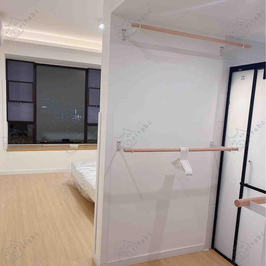 木製の洋服ラック壁掛けハンガーレール衣料品店のディスプレイ用の強力な壁ハンガー洋服のポール : ritabc - 通販 - Yahoo!ショッピング