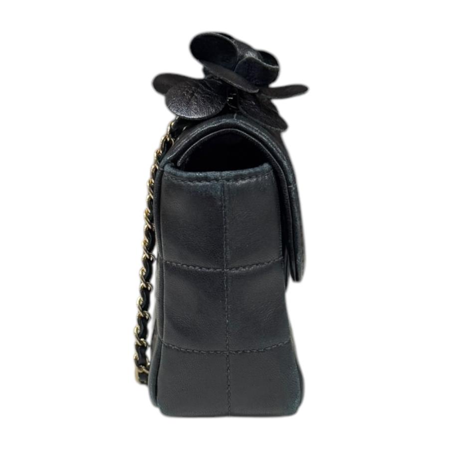 CHANEL（シャネル） チョコバー カメリア ショルダーバッグ ラムスキン