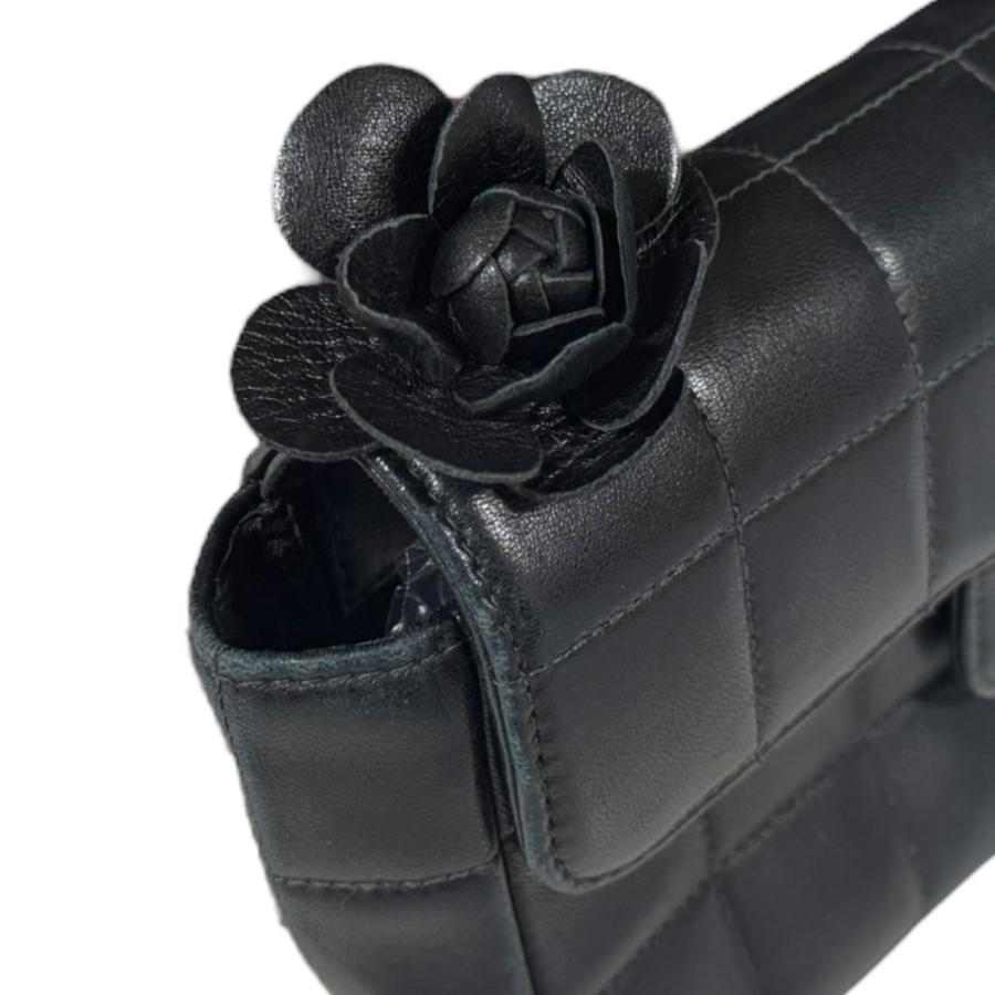 CHANEL（シャネル） チョコバー カメリア ショルダーバッグ ラムスキン