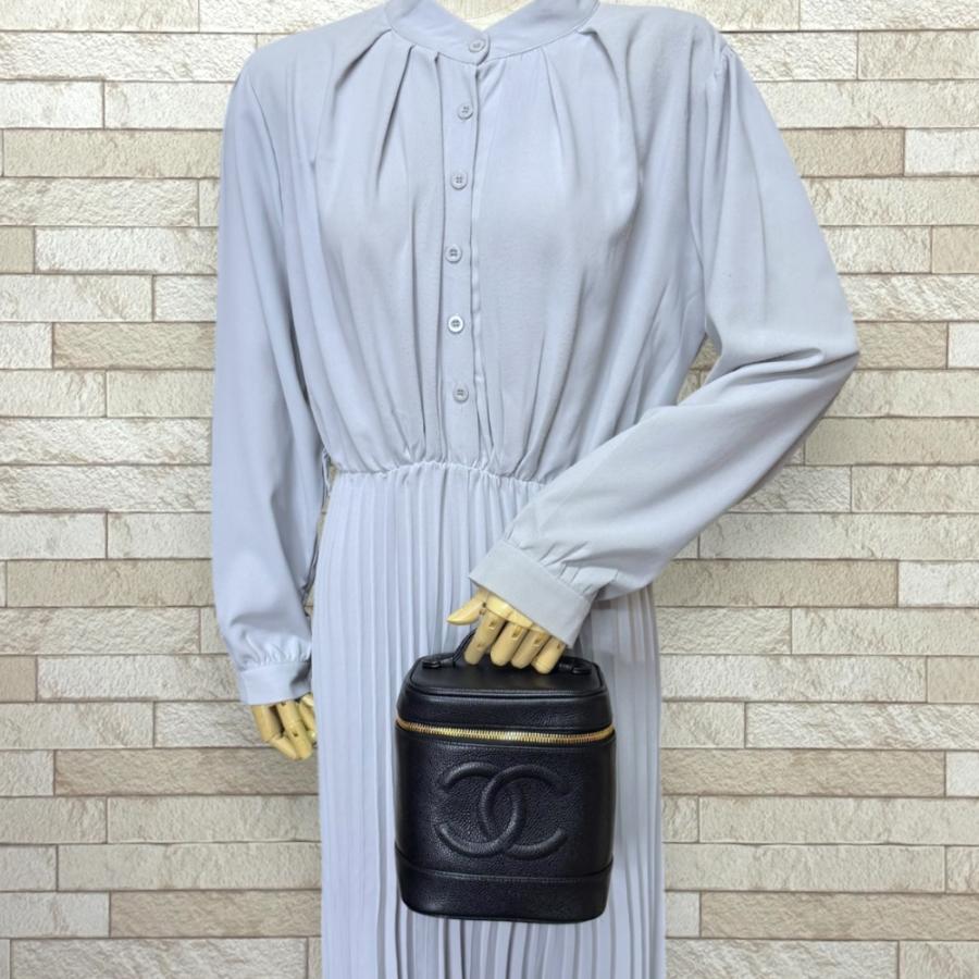 新品同様 シャネル バッグ バニティ ハンド バッグ キャビアスキン レザー ブラック A01998 レディース 90299225 【中古】ブランド CHANEL（シャネル） バニティ ハンドバッグ キャビアスキン A01998