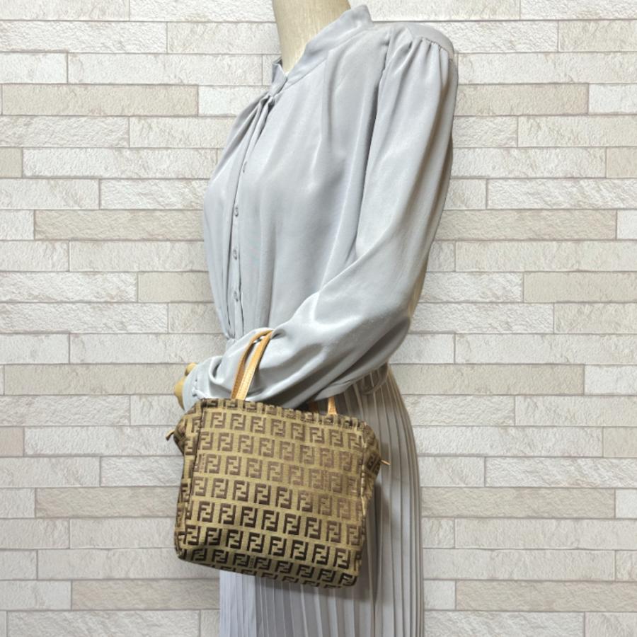 FENDI フェンディ ズッキーノ ハンドバッグ キャンバス 2415 8N000-028 ベージュ レディース 中古 : R&KリサイクルキングYahoo!店 - 通販 - Yahoo!ショッピング