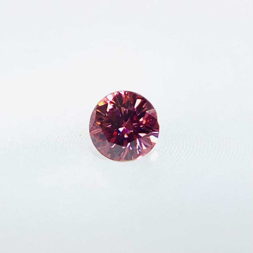 FANCY RED 0.031ct RD/RT2664/CGL : rt2664 : RTDiamonds - 通販 - Yahoo!ショッピング