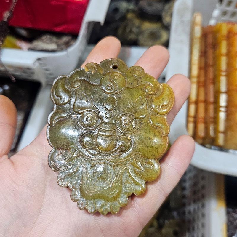 龍 ドラゴン 翡翠 ペンダント ペンダントトップ 手提げペンダント 竜 風水 開運 縁起 干支 中国 貯金箱 玄関 寝室 方角 店舗 金運 ...